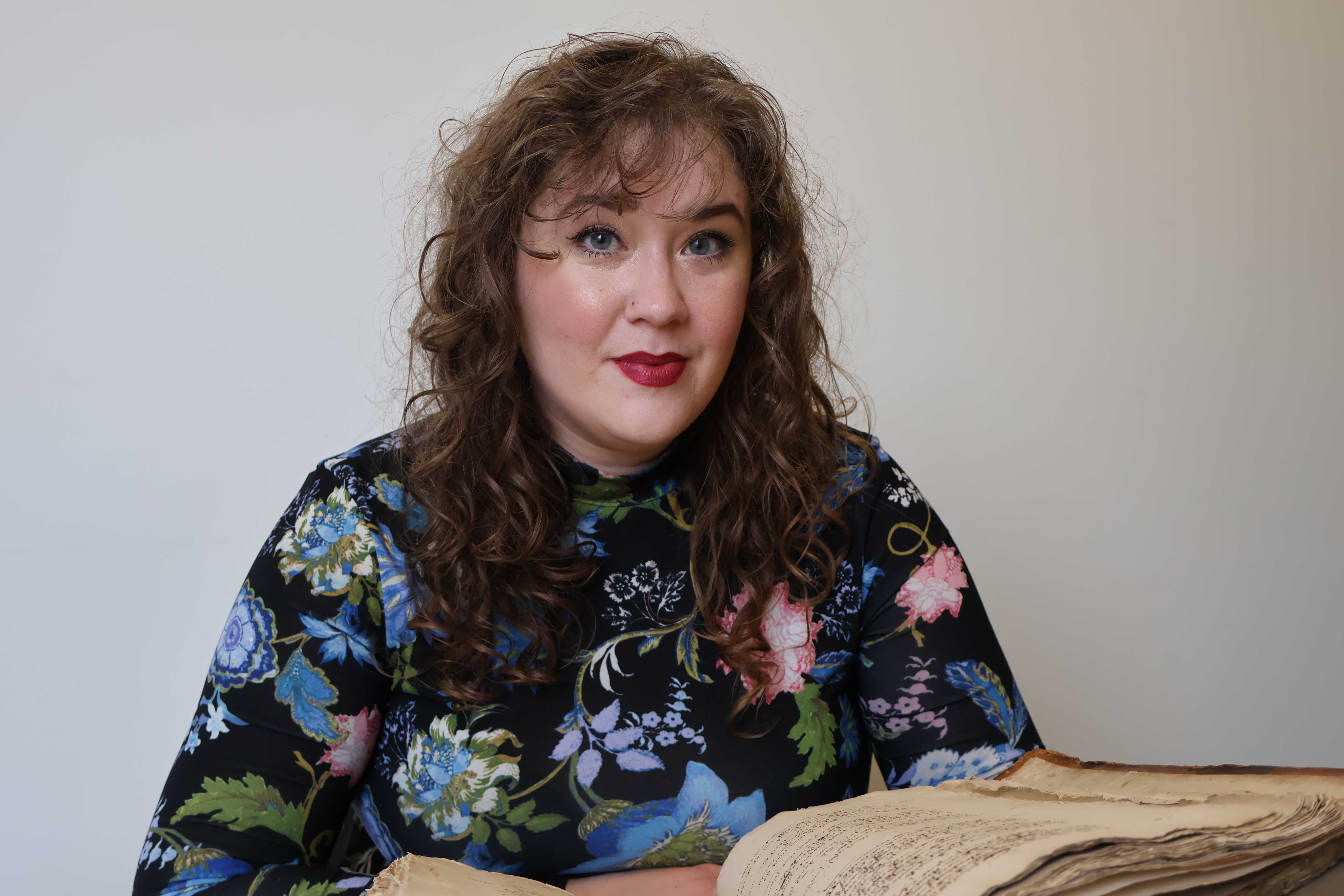 Dr Leah Veronese uncovers hidden copy of Shakespeare sonnet | Faculty of English